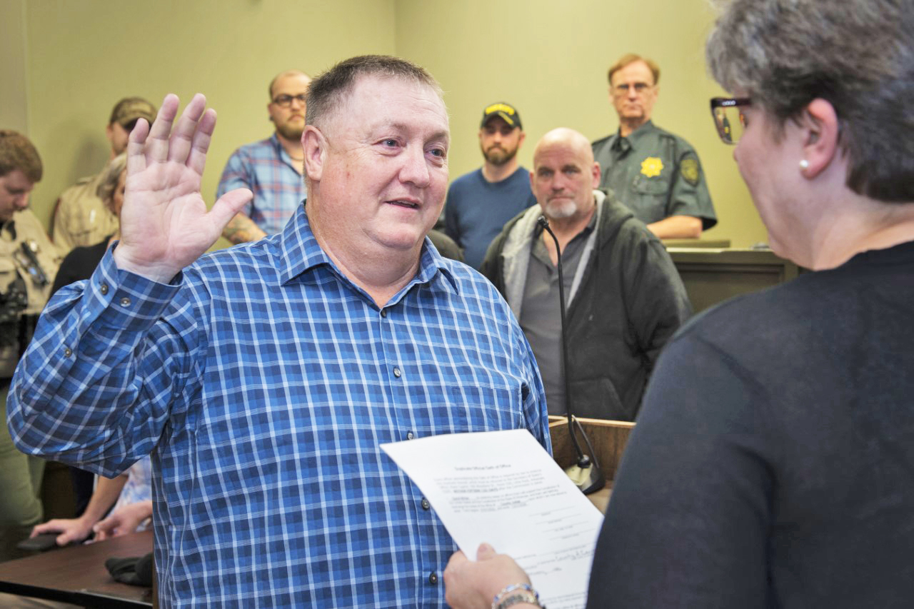 Elected officials take oath of office - Eureka Spring Times-Echo